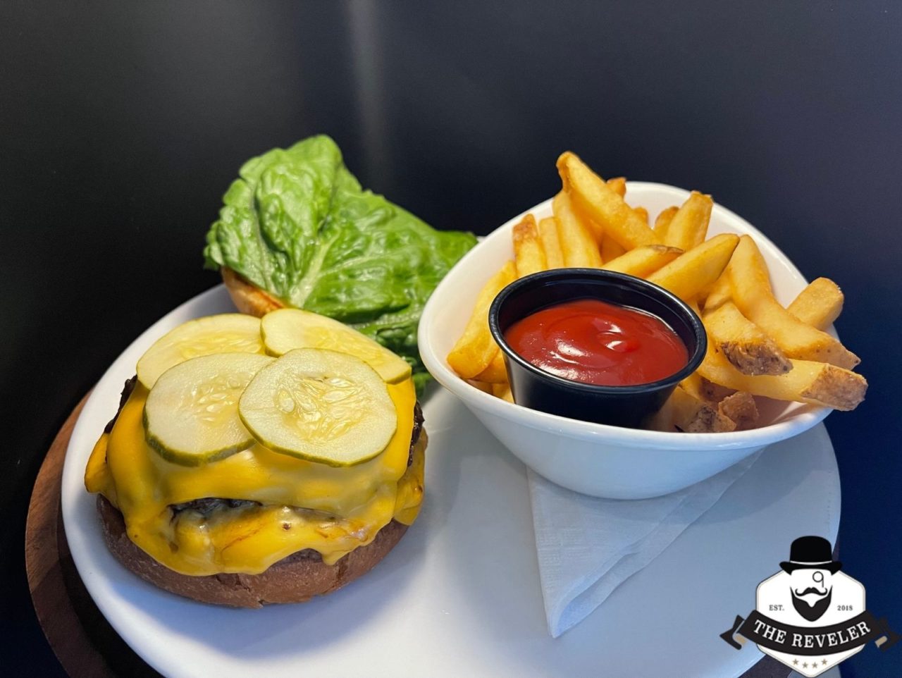 The Reveler | THE BEST SPORTS BAR IN CHICAGO!